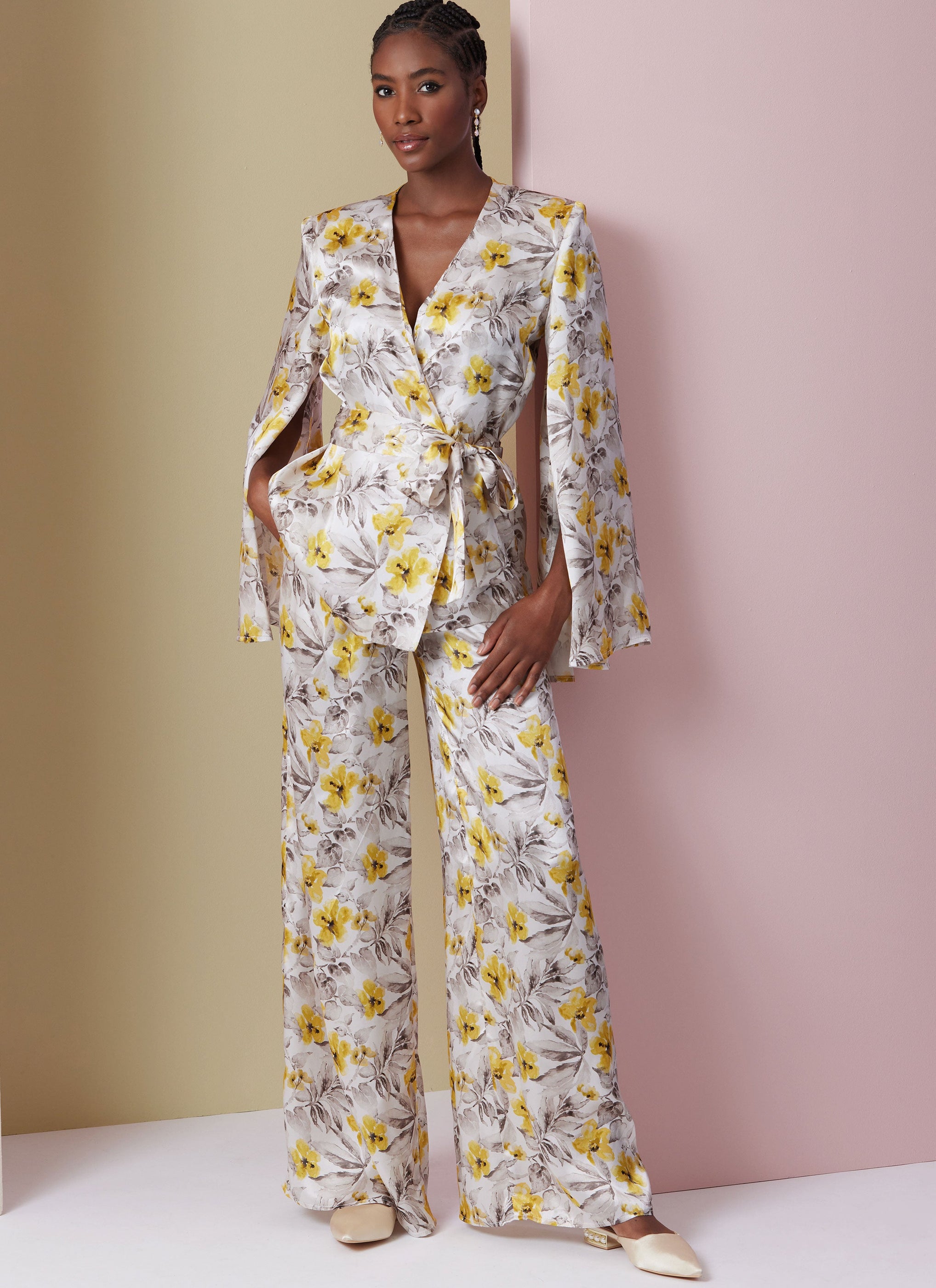 Vogue 2020 Misses' Lounge Top, Robe and Pants Sewing pattern — jaycotts ...