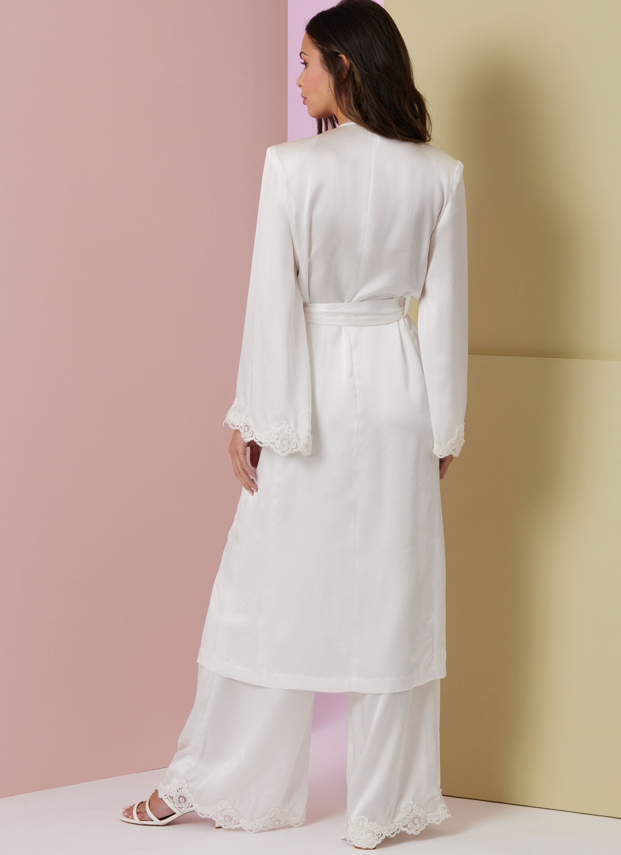Vogue 2020 Misses' Lounge Top, Robe and Pants Sewing pattern — jaycotts ...