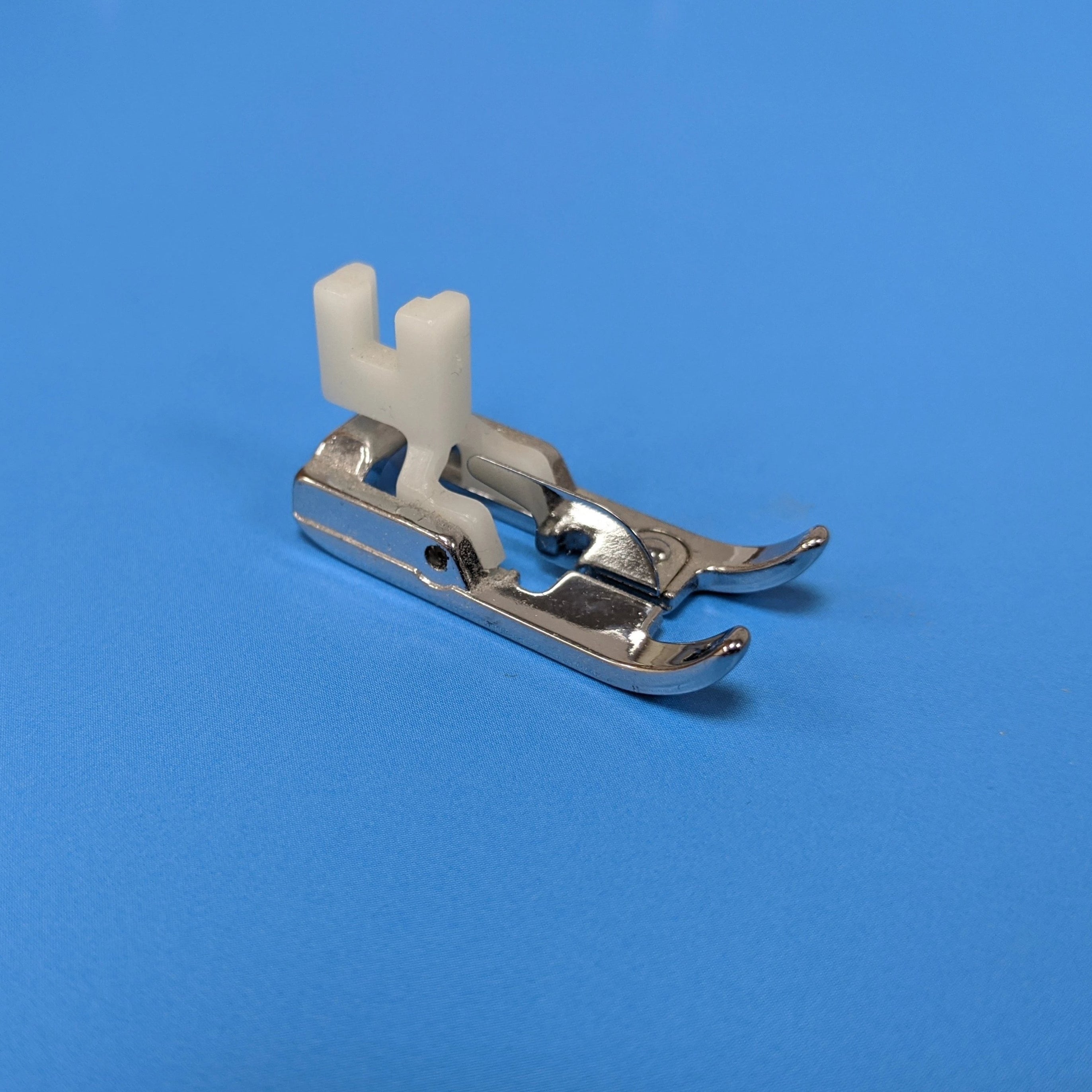 Screw on Fringe Foot — jaycotts.co.uk - Sewing Supplies