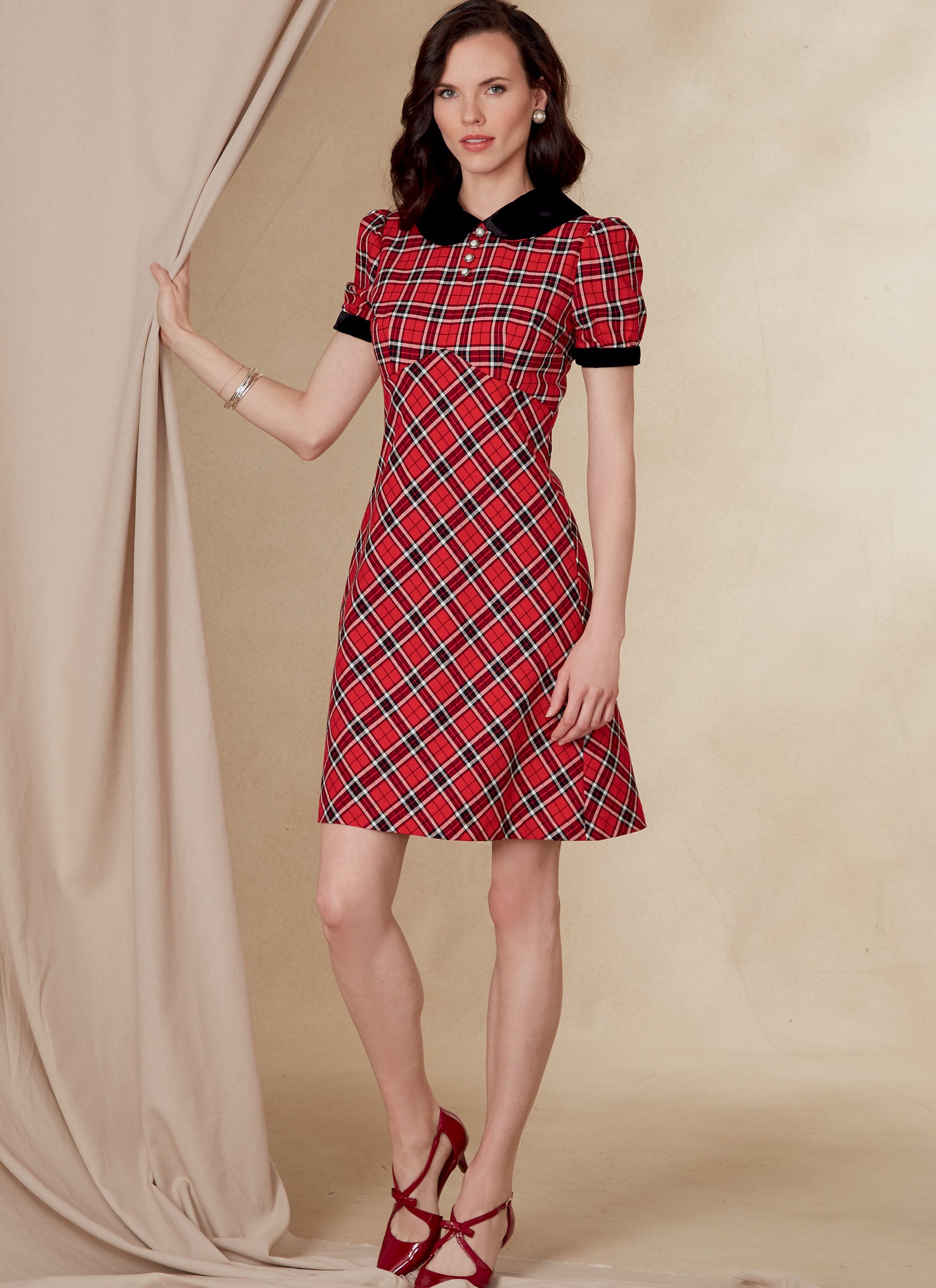Vogue V1822 Misses' Dress sewing pattern — jaycotts.co.uk - Sewing Supplies
